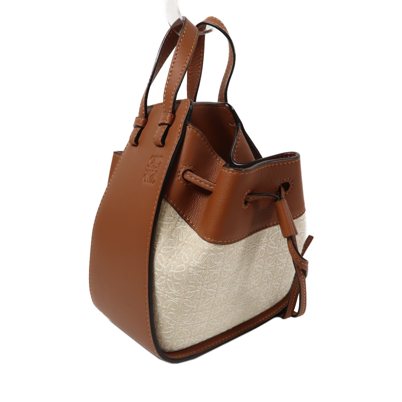 LOEWE 帆布Mini Hammock Drawstring Anagram金扣手挽肩背兩用袋白色/啡色 – Brand Off Hong ...