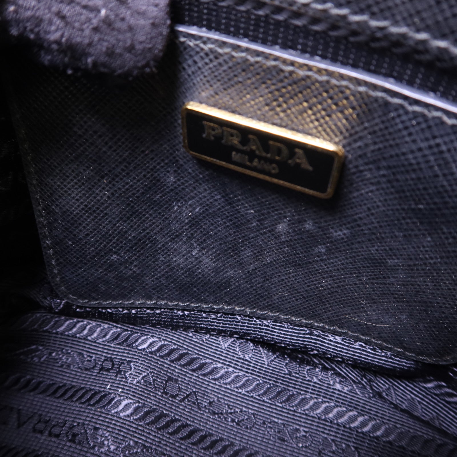 PRADA Saffiano皮革2 Way Shoulder金扣手挽肩背兩用袋 – Brand Off Hong Kong Online Store