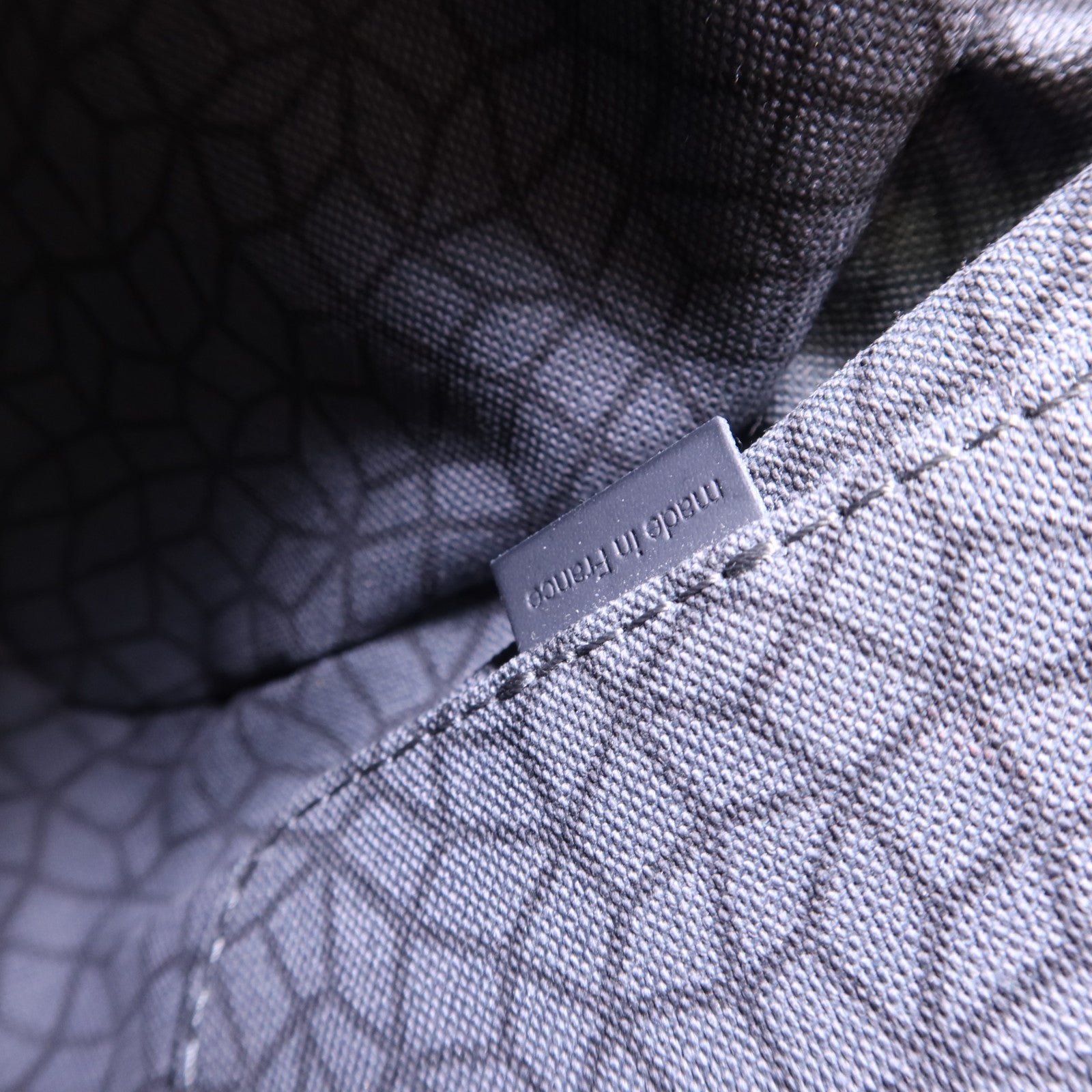 LOUIS VUITTON Monogram Eclipse Reverse LV x YK Keepall 25銀扣手挽肩背兩用袋 ...
