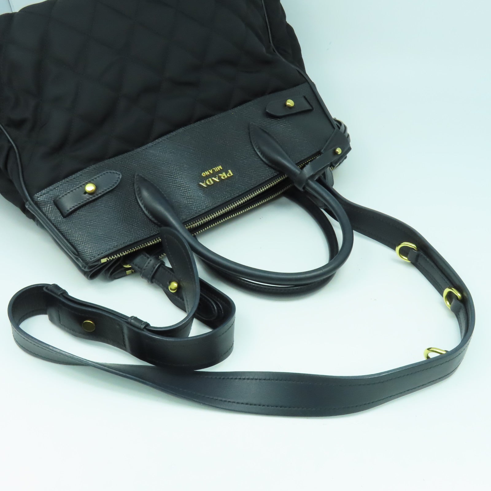 PRADA 【激減優惠】菱格尼龍/牛皮皮革2 Way Shoulder Bag金扣手挽肩背兩用袋黑色 – Brand Off Hong Kong Online Store