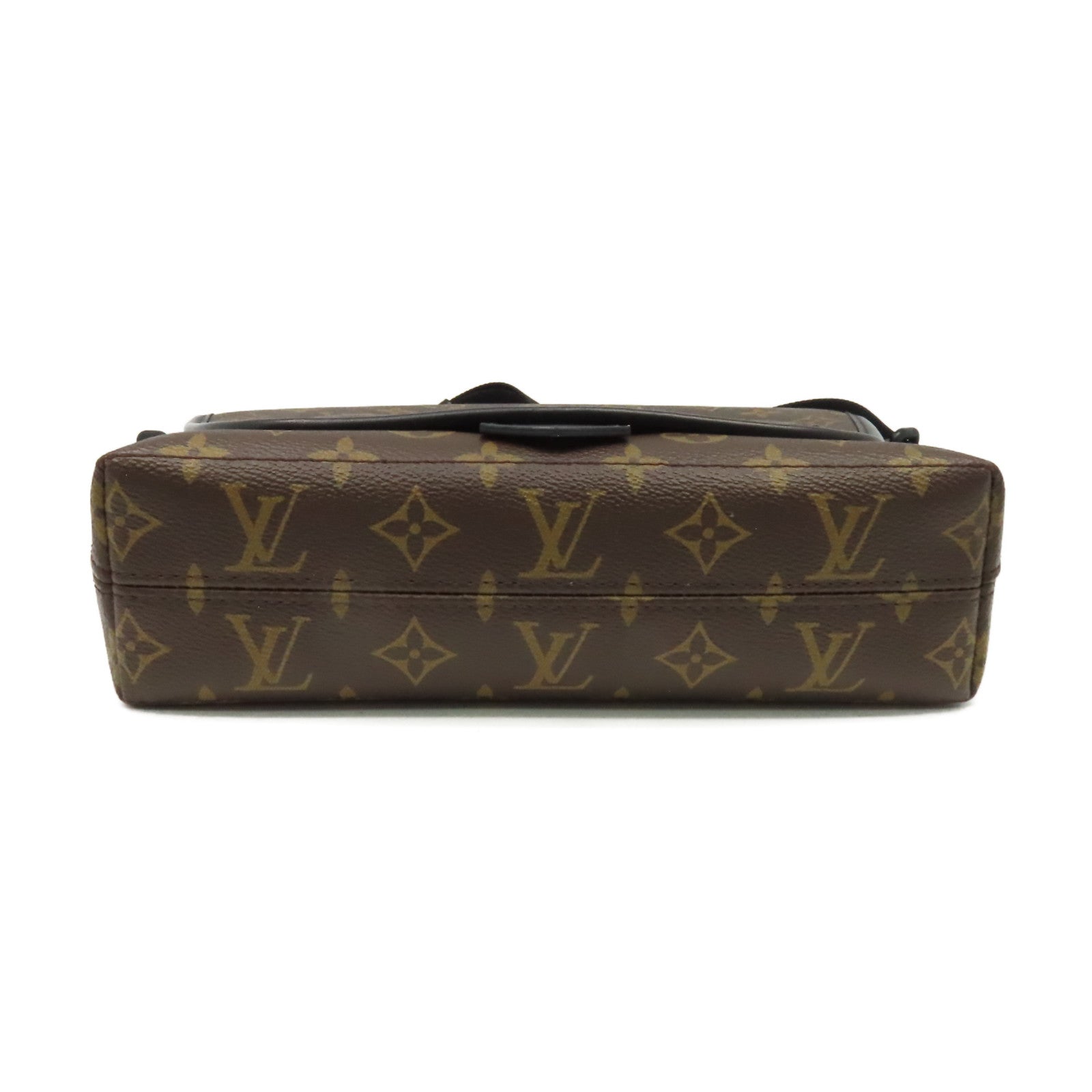 LOUIS VUITTON Monogram Magnetic Messenger Bag肩背袋啡色 LOUIS VUITTON Monogram Magnetic Messenger Bag肩背袋啡色