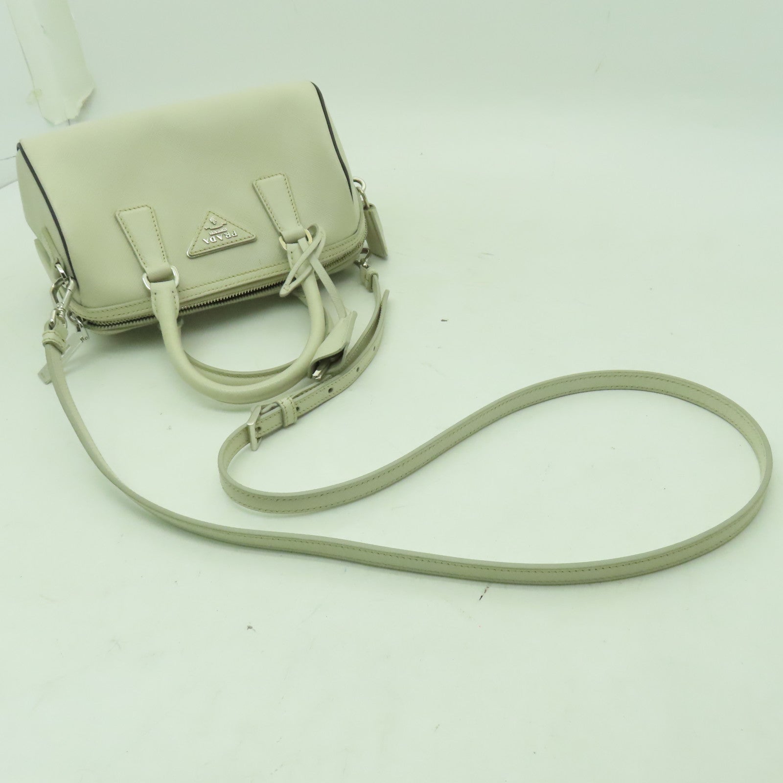 PRADA 牛皮皮革2 Way Shoulder銀扣手挽肩背兩用袋白色 – Brand Off Hong Kong Online Store