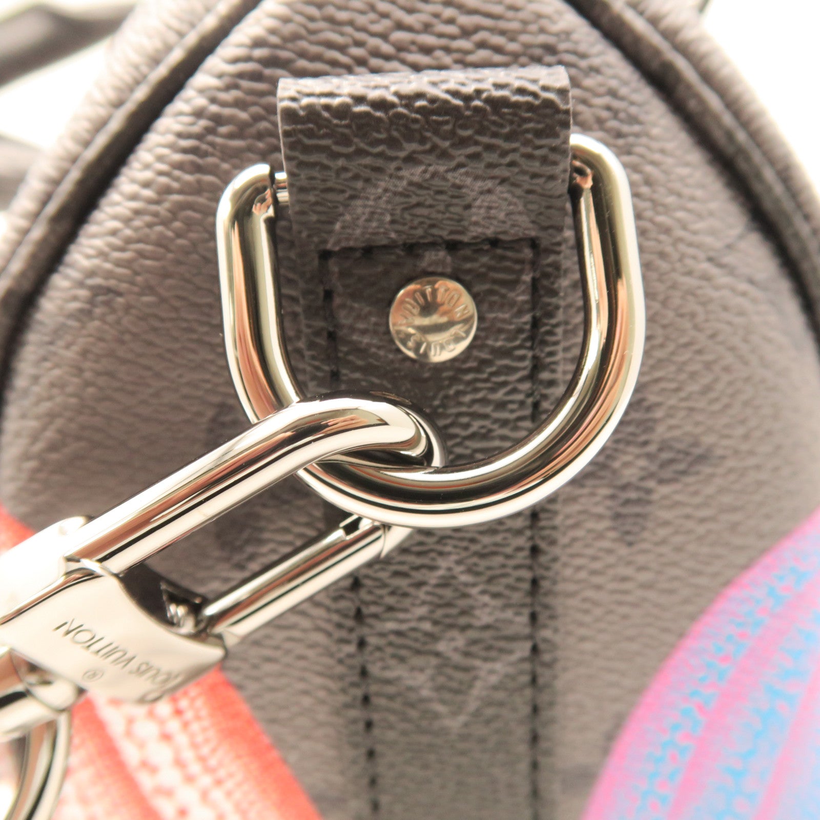 LOUIS VUITTON Monogram Eclipse Reverse LV x YK Keepall25銀扣肩背袋黑色 – Brand ...