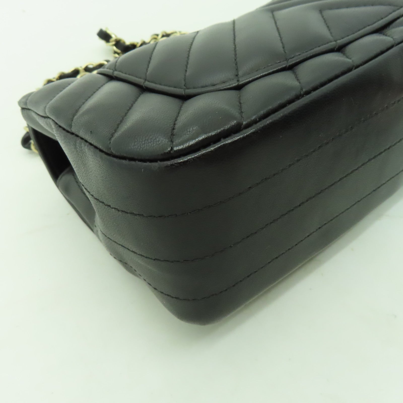 CHANEL 斜紋羊皮皮革Chain Shoulder金扣鏈帶肩背袋黑色 – Brand Off Hong Kong Online Store