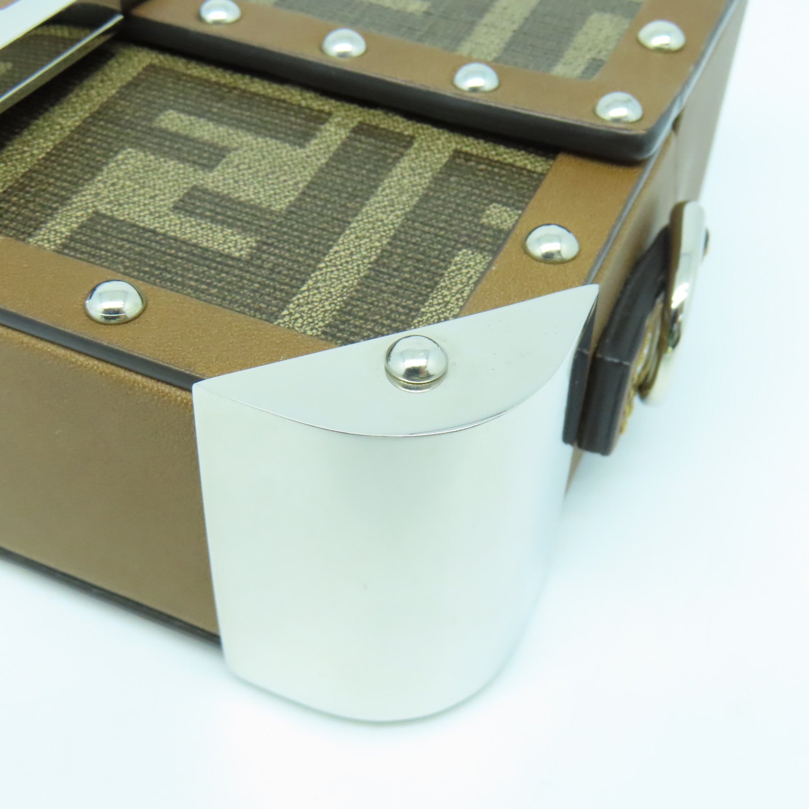 FENDI 牛皮皮革Baguette Trunk Mini Bag銀扣肩背袋肩背袋啡色 – Brand Off Hong Kong ...