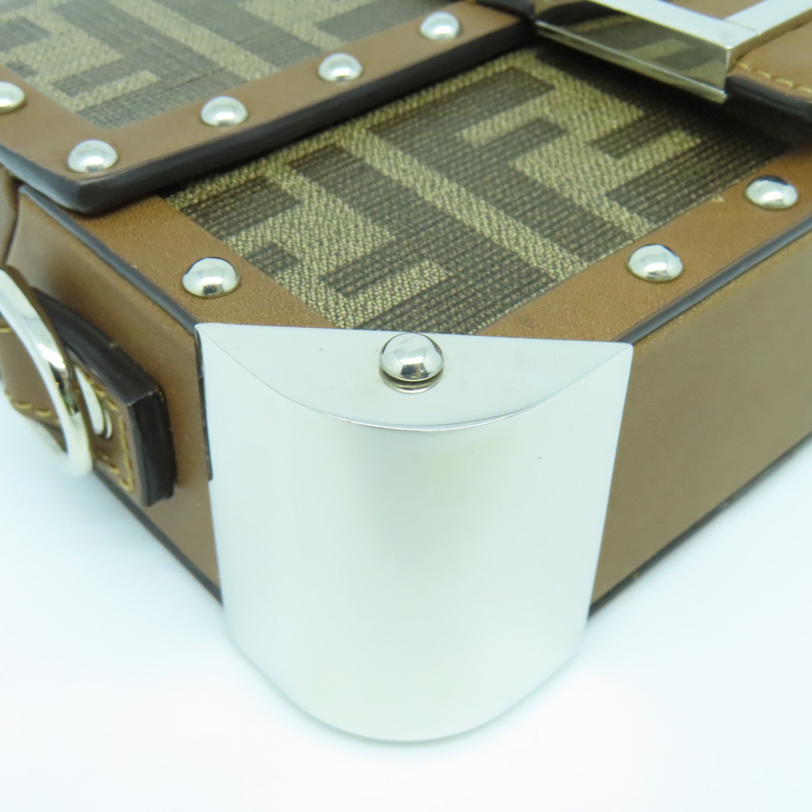 FENDI 牛皮皮革Baguette Trunk Mini Bag銀扣肩背袋肩背袋啡色 – Brand Off Hong Kong ...